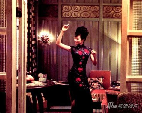 章子怡经典旗袍装 展迷人怀旧风情 图 影音娱乐 新浪网