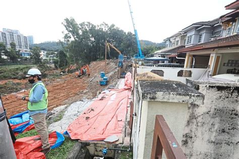 Star Media Group Berhad On Linkedin Puchong Landslide Victims Want Clearer Timeline From Mbsj