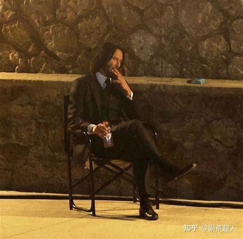 基努·里维斯回归乐队！《疾速追杀4》片场照流出 知乎