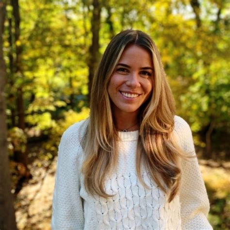 Claire Dinger Director Golin Linkedin