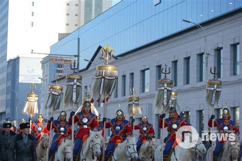 Төрийн есөн хөлт цагаан тугийг цэнгүүллээ News Mn