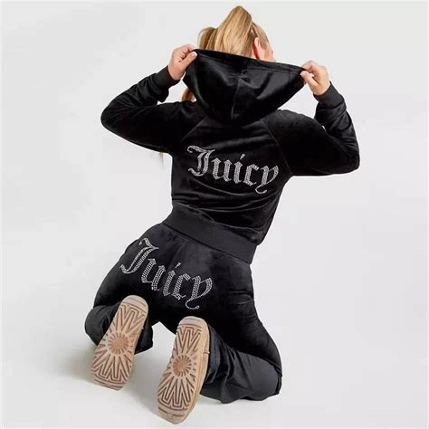 Winter Wear Outfit Female Sweatsuit Set Street Wear Thick Cotton