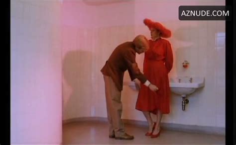 Guusje Van Tilborgh Bush Scene In A Zed Two Noughts AZNude