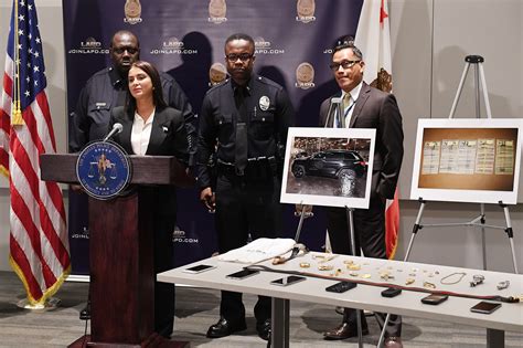 20 Lapd Officers Reassigned As Probe Into Falsified Reports Ruaue