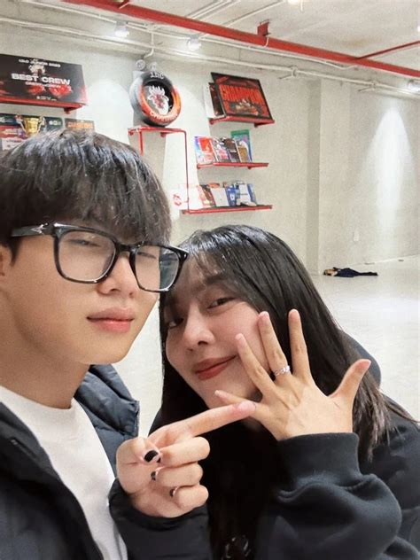 Cặp đôi Vàng Làng Rap Việt Khép Lại Nửa Thập Kỷ Yêu Bằng Màn Cầu Hôn Bất Ngờ