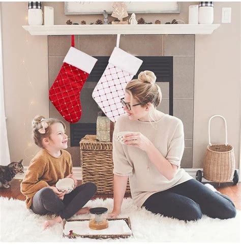 Badu Bg Коледна украса Големи коледни чорапи от висок клас Подаръчни торбички с червени пайети