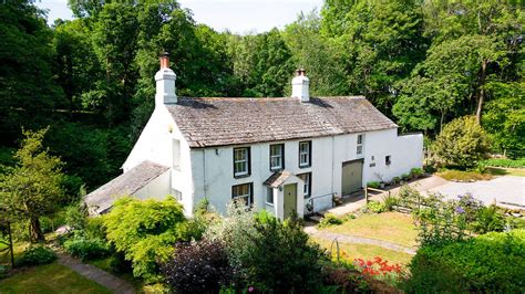 A Picture Perfect Lake District Cottage Thats Tucked Away In Fairytale
