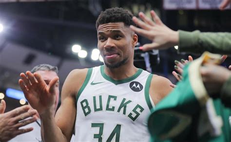 火箭欲交易申京，遭雄鹿队婉拒？内外2新人，才是换字母哥主筹码