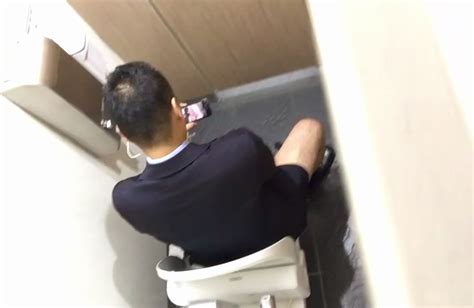 Japanese Suit Restroom Jerking Spy 日本語で Japanese Suit Restroom Jerking Spy 日本語で