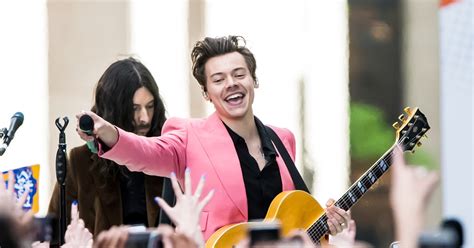 Harry Styles Two Ghosts About Taylor Swift Lips Lyric
