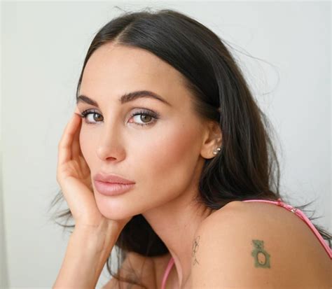 Where Is Sonya Bio Age Height Wiki Models Biography