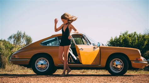 15 Photos Of A Sexy Porsche And Even Sexier Model Airows