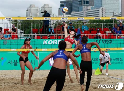 도심 속 비치발리볼 네이트 스포츠