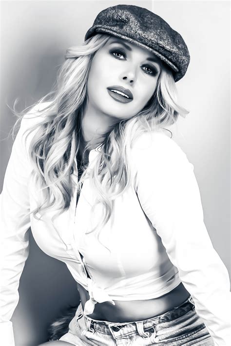 무료 이미지 검정색과 흰색 여자 화이트 초상화 단색화 삽화 캡 아름다움 스타일 방법 사진 촬영 흑백 사진 인물 사진 수퍼 모델 2362x3544