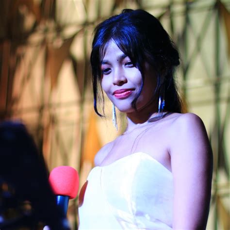 ครูแอน สอนร้องเพลง