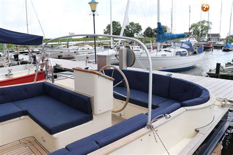 Newport Bass 900 Motor Yacht For Sale De Valk Yacht Brokers