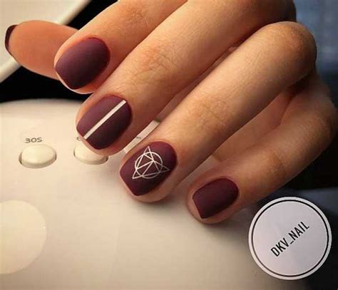 Дизайн на бордовых ногтях Бордовый маникюр 2019 2020 фото модный бордовый дизайн ногтей