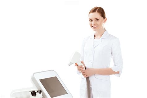 젊은 여자 흰색 절연 레이저 머리 제거 장치 스킨케어 컨셉 개인 장식품에 대한 스톡 사진 및 기타 이미지 개인 장식품 건강관리와 의술 건강한 생활방식 Istock