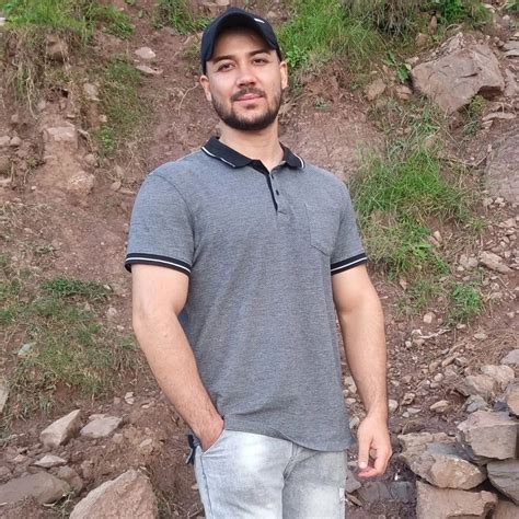 Zeeshan Mustafa Medium