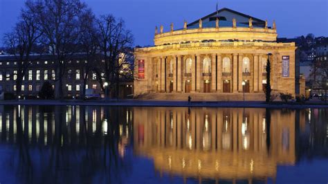 Sex Krev A Lesbické Scény V Německé Opeře Šokované Diváky Museli Křísit Lékaři Novinky