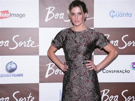 Ego Deborah Secco Deixa As Pernas Mostra Em Pr Estreia De Filme Not Cias De Cinema