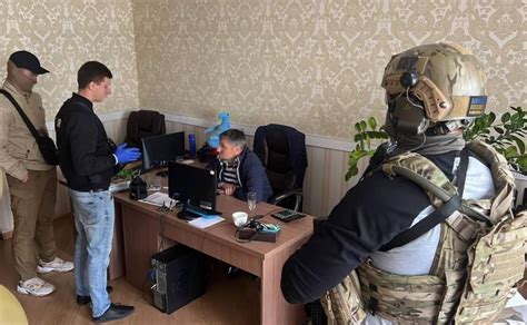 Обдурювали військових підробляли документи на ввезення бронепластин У