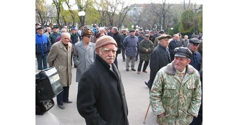 Евродепутати Пенсии и обезщетения трябва да пазят от бедност