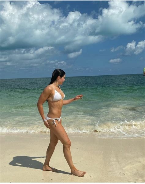 Latest Hot Kelsey Plum Bikini Pics