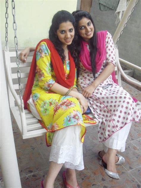 Pakistani Stage Mujra Dancers Girls Mujrey Blogging Tips Social