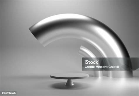 추상적인 개념 크롬과 실버 장면은 제품에 대한 연단을 조롱합니다 단순함에 대한 스톡 사진 및 기타 이미지 단순함 크롬 0