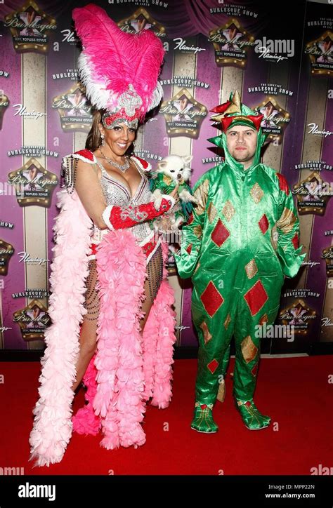 Las Vegas Nv Usa 23rd May 2018 Jade Simone Mr Piffles Piff The Magic Dragon At Arrivals