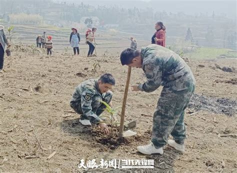 大方九驿街道组织民兵参与春耕生产发展社区应急