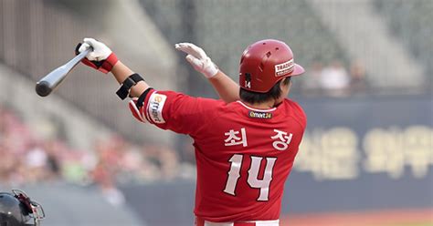 매 경기 나설 뿐이대호 넘어 우타 최다 타점 기록 깬 최정 앞에는 최형우·이승엽뿐