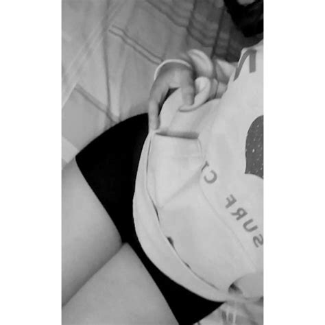 Pin By Etri O Brien On Wew Cute Poses For Pictures Couples Hidden Face Pics Cute Poses