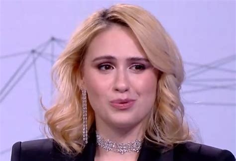 Мария Бакалова НЕ ГЛЕДА на гаджето си Валери в Денсинг старс