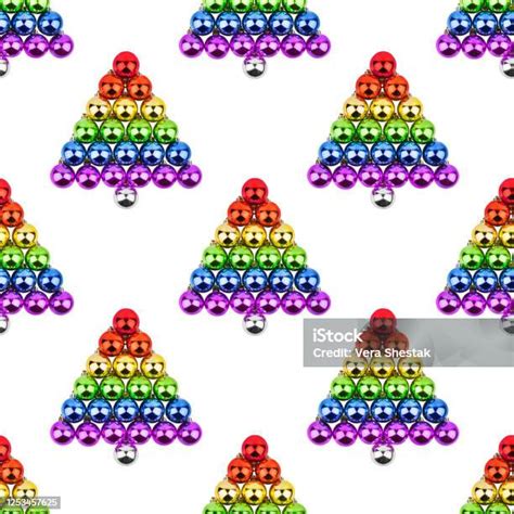 원활한 패턴 크리스마스 장식 유리 공 Lgbtq 커뮤니티 무지개 플래그 색상 의 모양의 전나무 나무 흰색 배경 고립 Lgbt 자부심 반복 장식 게이 레즈비언 새해 축제 인쇄
