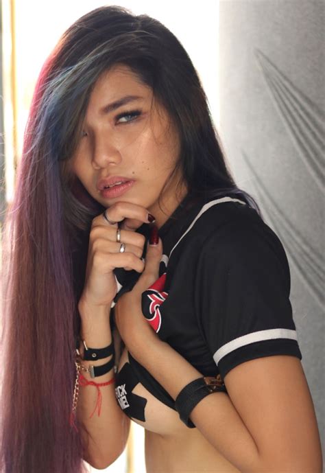 Bentbox Nude Pics Erotic Beauties