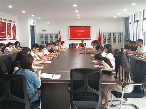 管理与信息学院