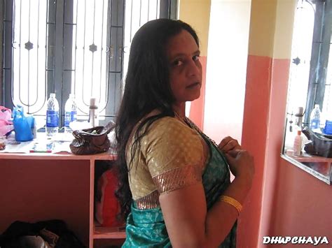 Andhra Housewife Navel Boob Show 16 Porn Pictures Xxx Photos Sex