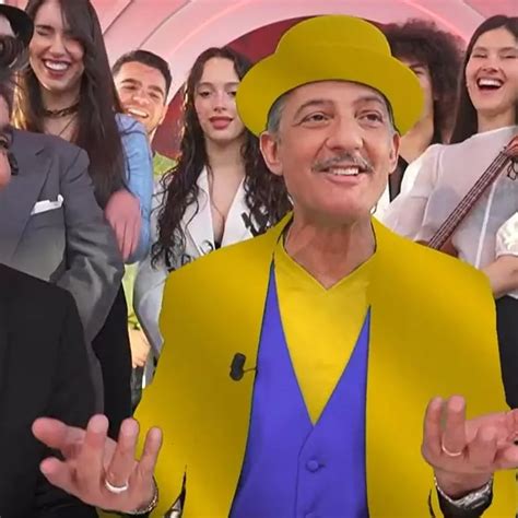 Pier Silvio Berlusconi Approva Ilary Blasi E Corteggia Fiorello Trash