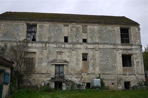 Ancien Chateau De Givray à Bruyères Sur Fère Pa00115561 Monumentum