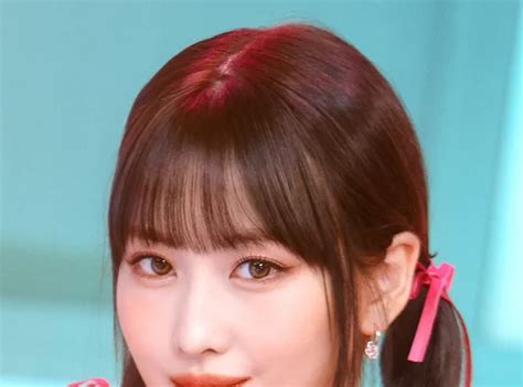 220828 Twice Momo Talk That Talk At Inkigayo Kpopping