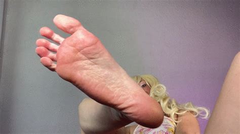 Giantess Barbie Turns You Into Play Toy Maroes Toes Clips4sale