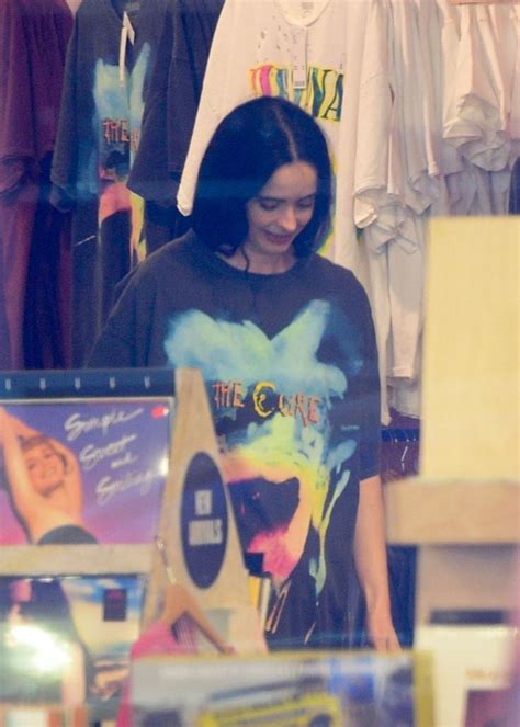 Krysten Ritter Shopping On Ventura Blvd In Los Angeles 02072023