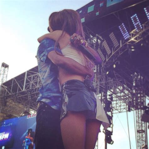 Ariana Grande Upskirt Pornmx