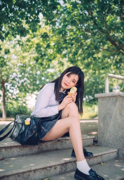 清纯学生妹超短裙秀美腿制服诱惑唯美写真图片 优美图库