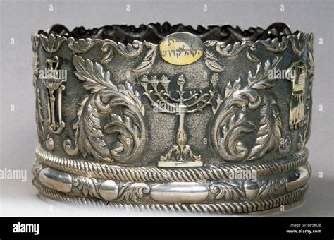 Ancient Crowns Israel Massive Ancient Structure With More Than 120