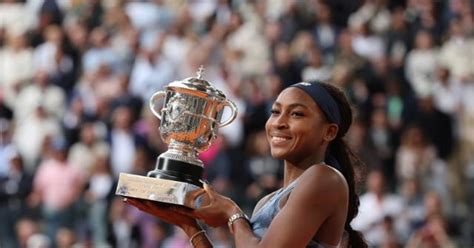 윌리엄스 후계자 고프 세계 1위 사발렌카 꺾고 생애 첫 프랑스 오픈 우승