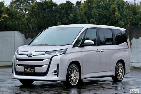 ＜17、18、19，20インチに挑戦！＞新型ノアに2022最新アルミホイールをマッチング！【vrホイールマッチング トヨタ・ノア 編