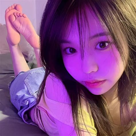 Pretty Asian Girl Feet By Rrrrkkkzz On Deviantart